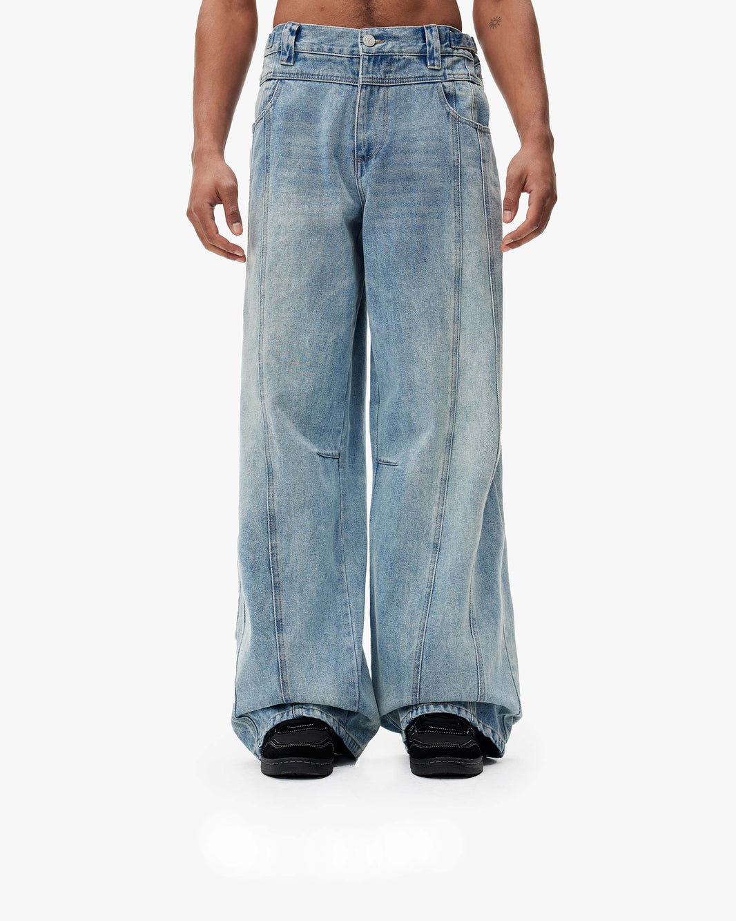 AKIMBO LOWS "GLOSSY WHITE" – VICINITY